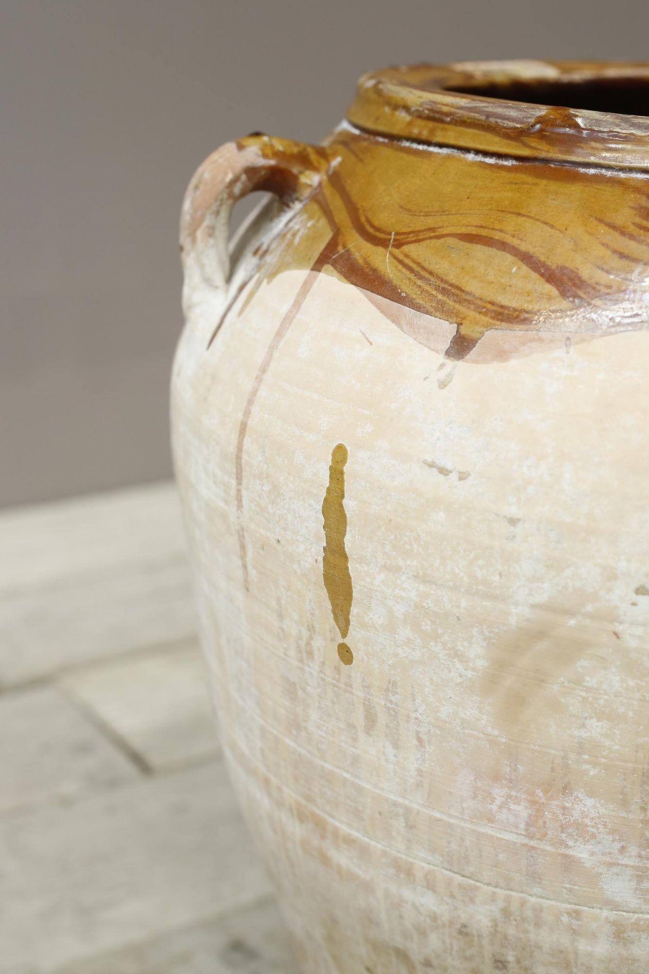 19th Century Yellow Glazed Spanish Olive Pot - Large For Sale at 1stDibs