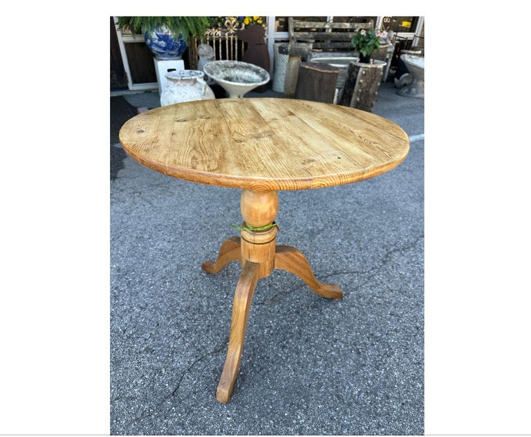 19th English Pine Side Table For Sale at 1stDibs
