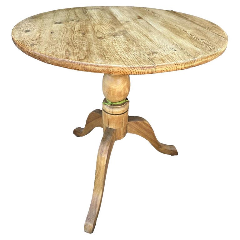 19th English Pine Side Table For Sale at 1stDibs