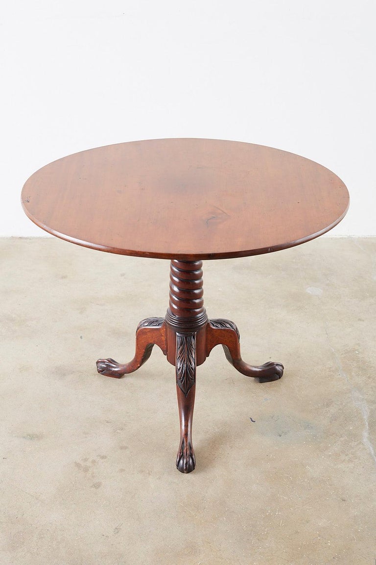 19th Georgian Mahogany Round Tilt-Top Table For Sale at 1stdibs