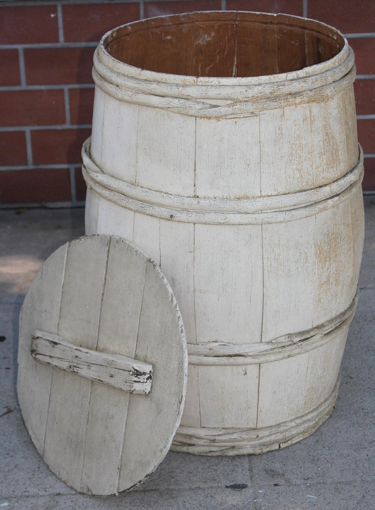 19thc Original White Painted Barrel from Pennsylvania For Sale at 1stDibs