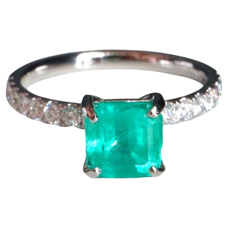 IGI certified 1Ct Colombian Emerald Ring For Sale at 1stDibs