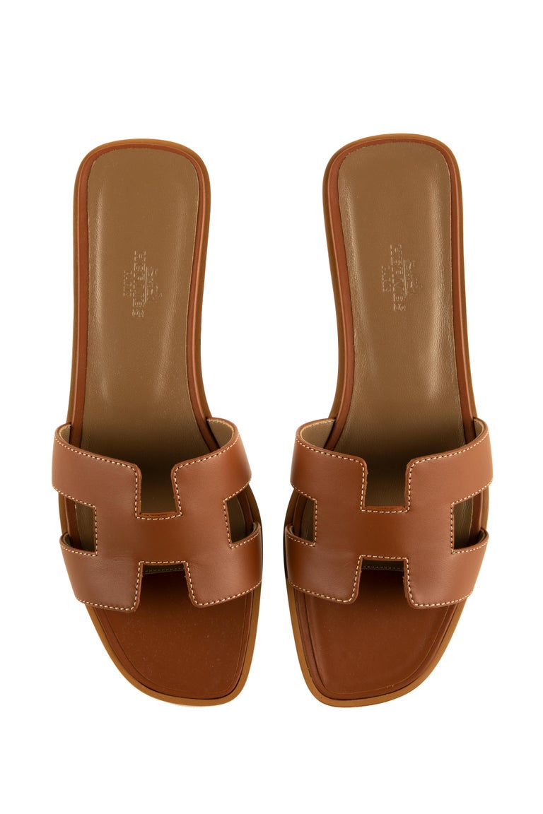 1stdibs Exclusive Hermes Oran Sandal Gold Size 39FR at 1stDibs