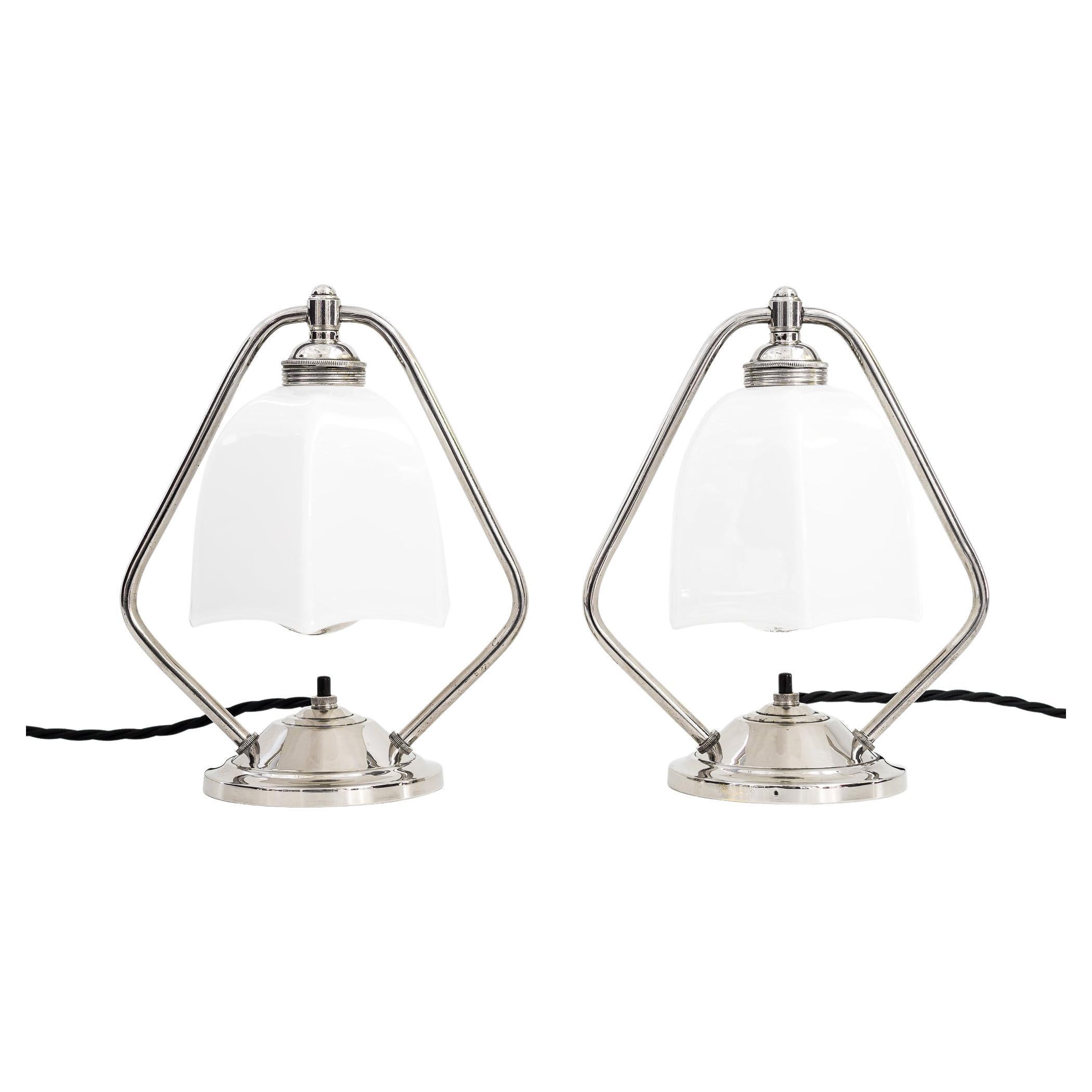 Frosted glass Art Deco table lamp, c. 1920 For Sale at 1stDibs