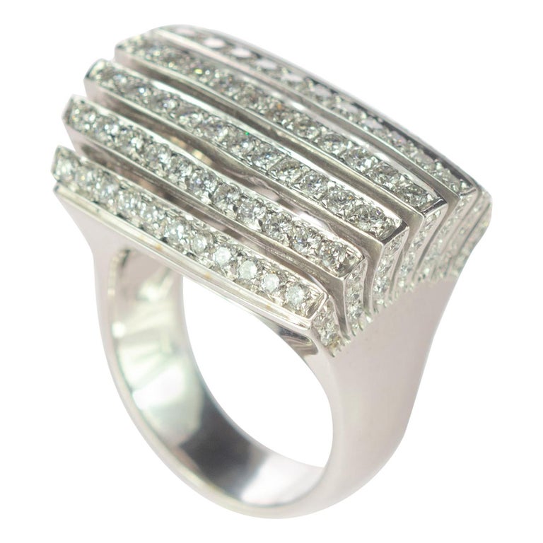 2 Carat Diamond Brilliant 18 Karat Gold Pyramid Crown Cluster Cocktail ...