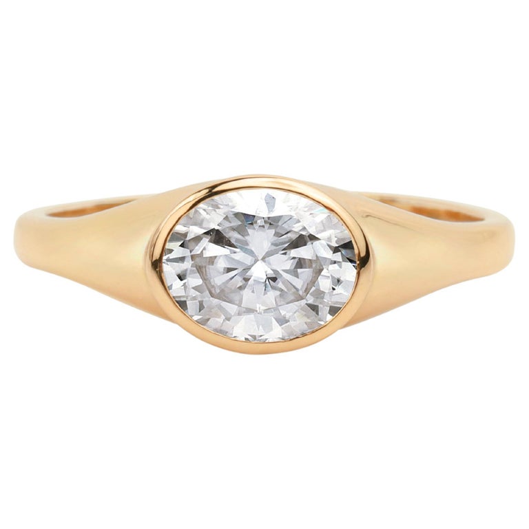 2 Carat GIA Oval Cut Diamond Signet Ring for Men and Women in 18k Solid Gold For Sale at 1stDibs