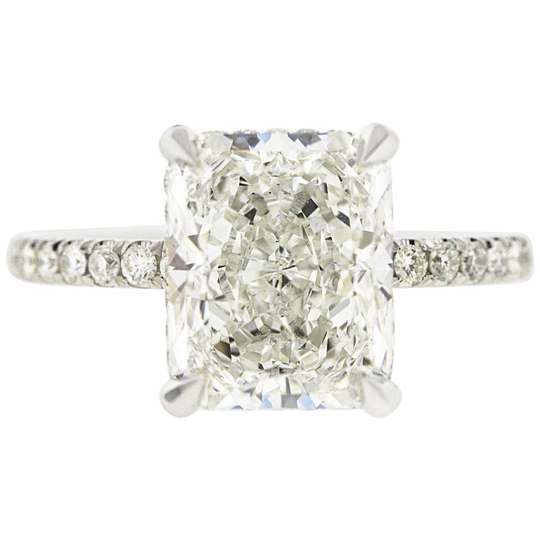 2 Carat Radiant Cut Diamond 'GIA' with Diamonds under the Basket For ...