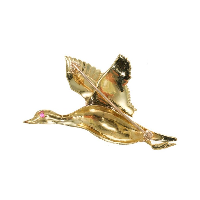 .2 Carat Ruby Yellow Gold Textured Duck Brooch For Sale at 1stDibs