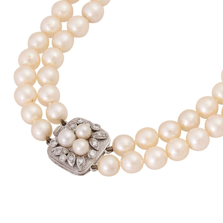 2-Row Pearl Necklace with a White Gold Clasp For Sale at 1stDibs