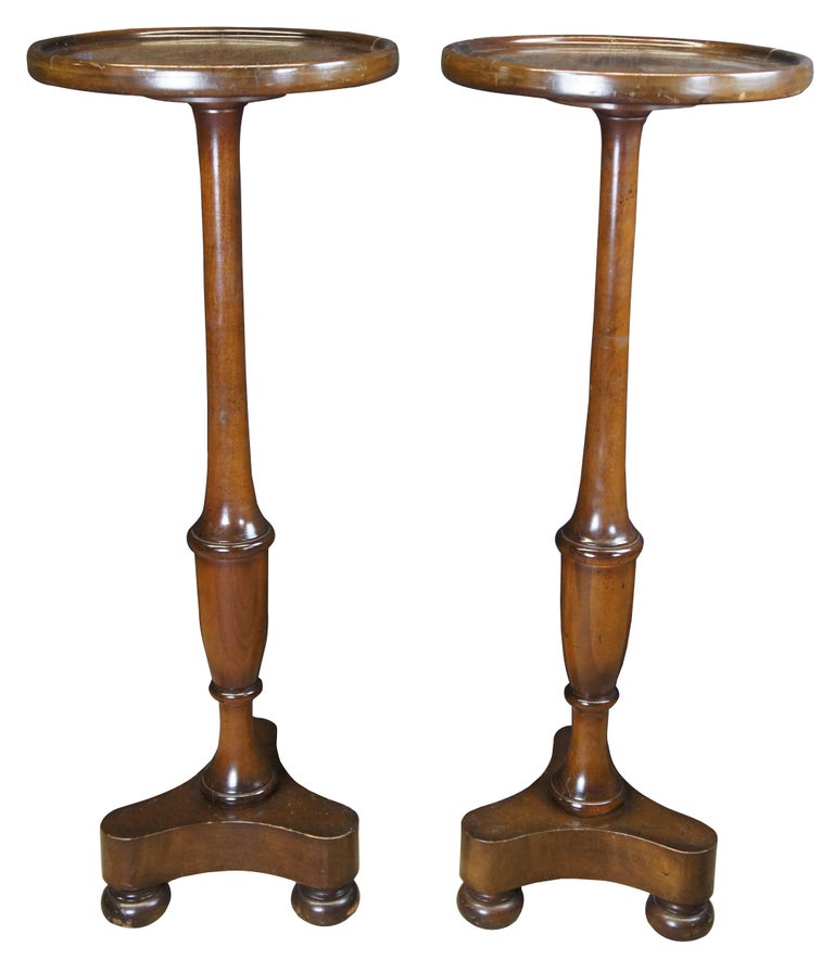 2 piédestaux de sculpture en acajou de style néo-Victorien, géorgien ...