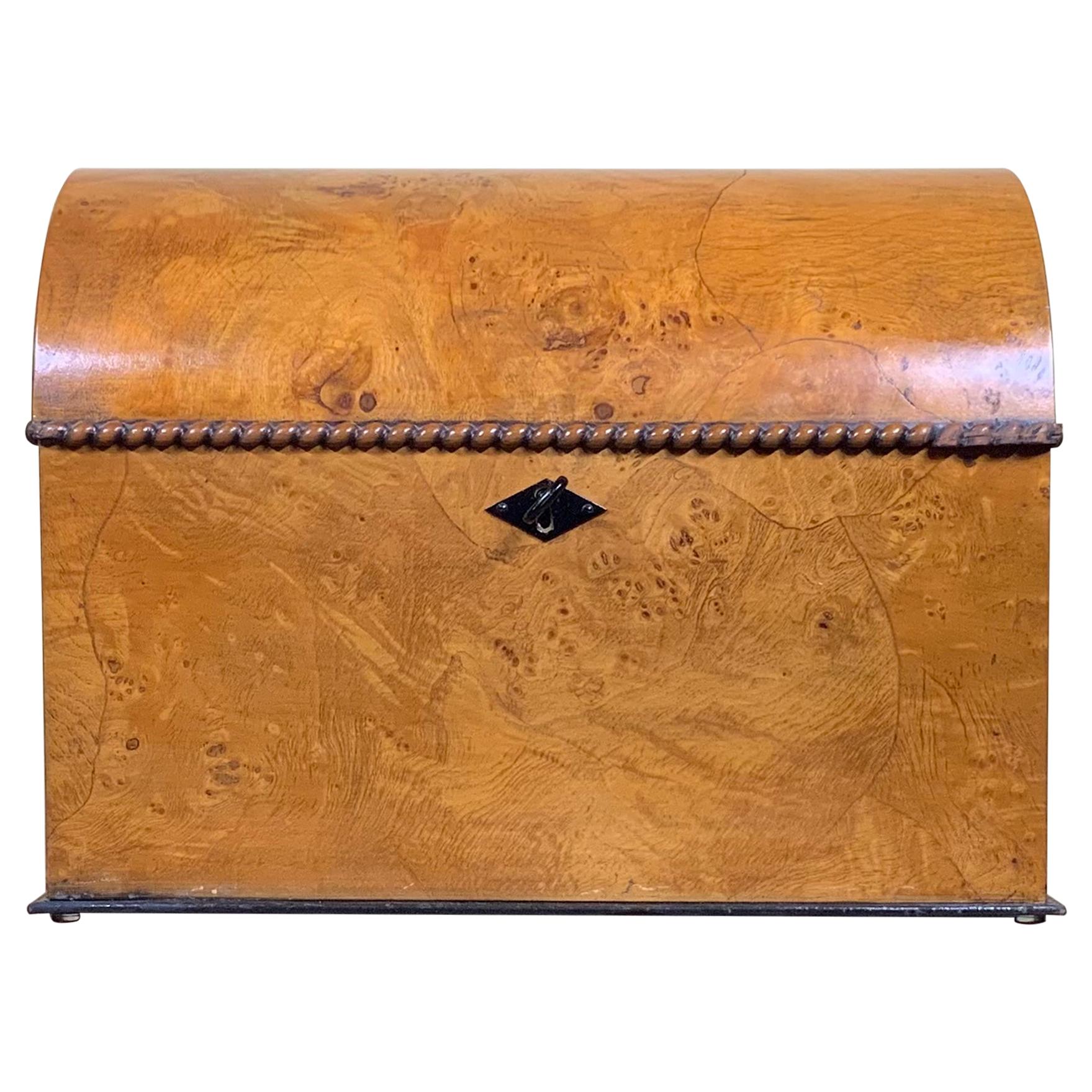 Pennsylvania Dutch Shaker Four-Finger Lidded Box by James Lesher, 20th ...