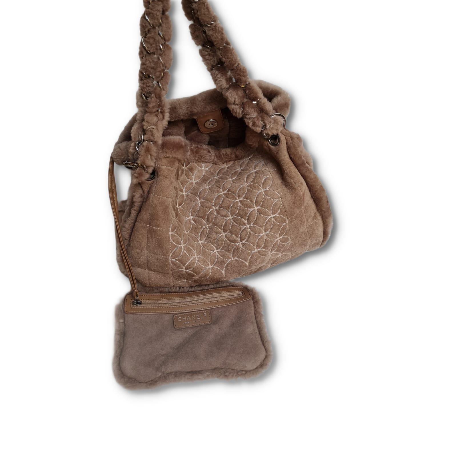2000s Chanel Brown Shearling Quilted Bag For Sale at 1stDibs