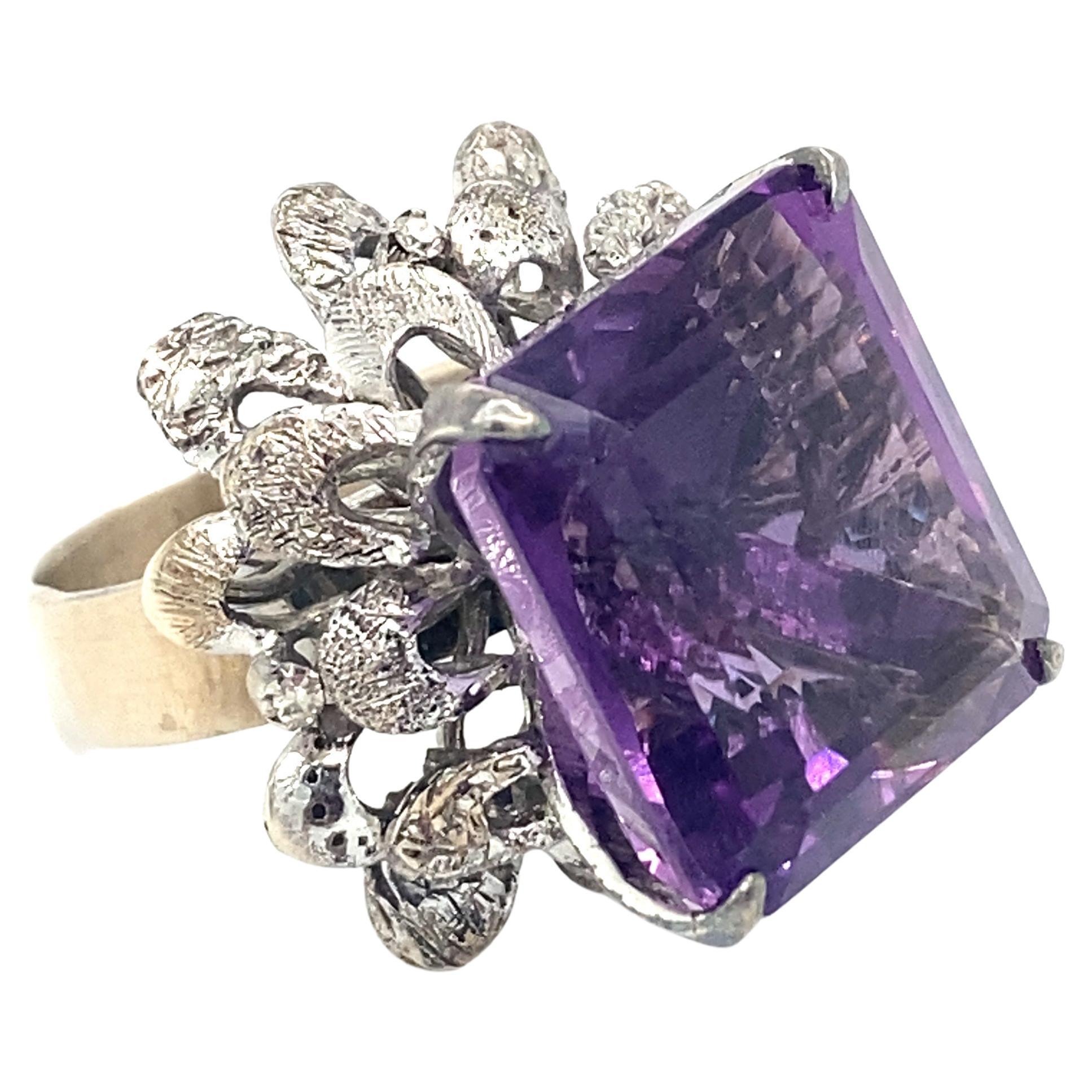 2000s Retro Style 8 Carat Amethyst Cocktail Ring in 18 Karat White Gold ...