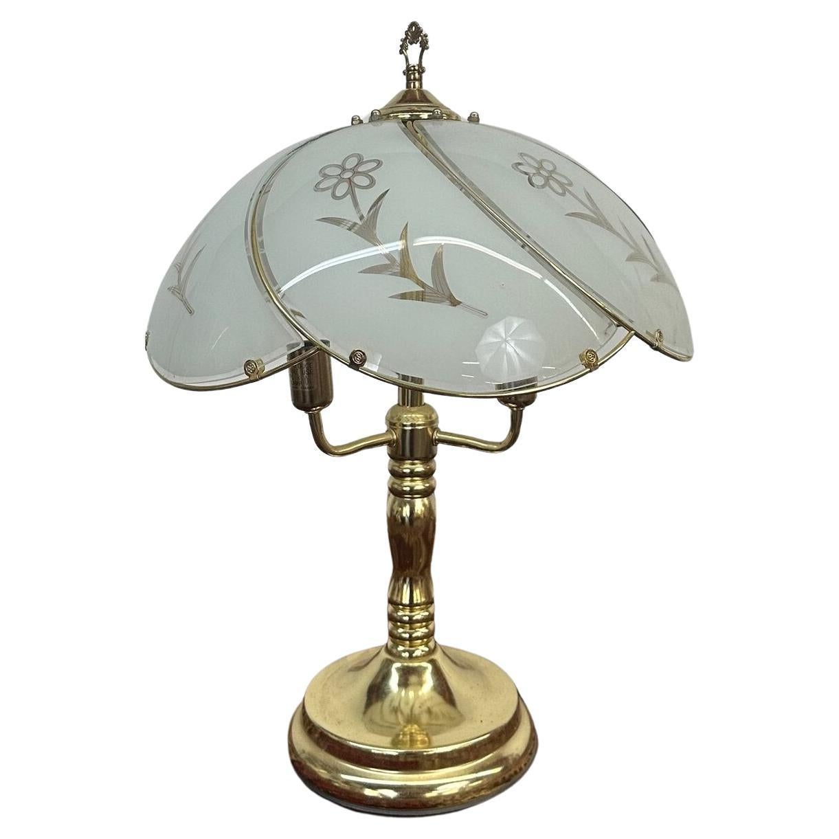 Mid-Century Modern White and Yellow Table Lamp For Sale at 1stDibs