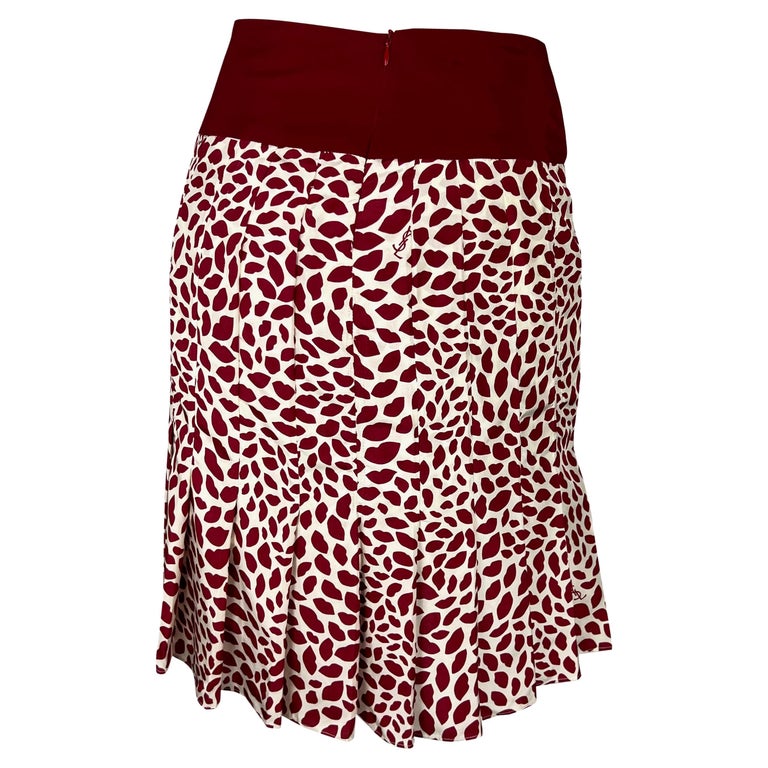 Resort 2005 Yves Saint Laurent Red Lip Print Monogram White Pleated ...