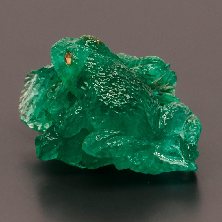 20.05 Ct Natural Carved Emerald Frog Carving For Sale at 1stDibs