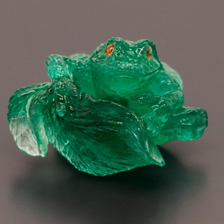 20.05 Ct Natural Carved Emerald Frog Carving For Sale at 1stDibs
