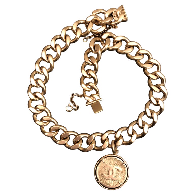 2006 CHANEL Short Chunky Chain Necklace Champagne Unisex For Sale at ...