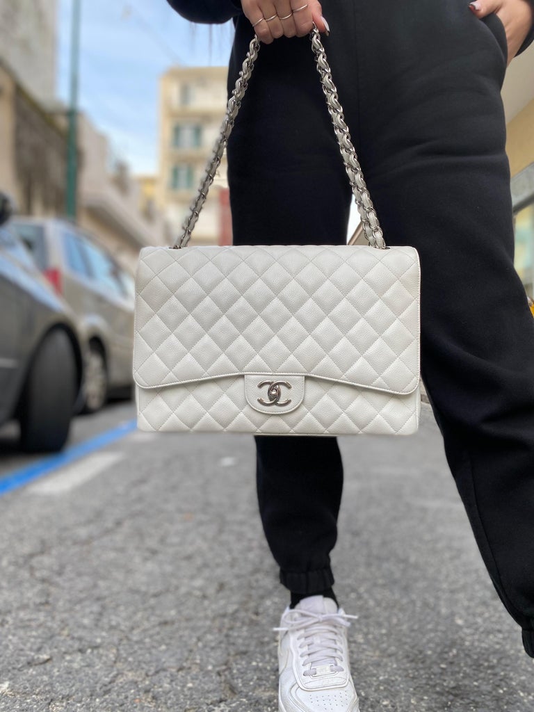 2011 Chanel Maxi Jumbo White Shoulder Bag For Sale at 1stDibs