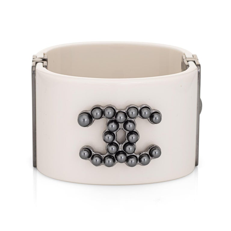 2015 Chanel White Resin Cuff Bracelet Faux Grey Pearl CC Logo For Sale ...