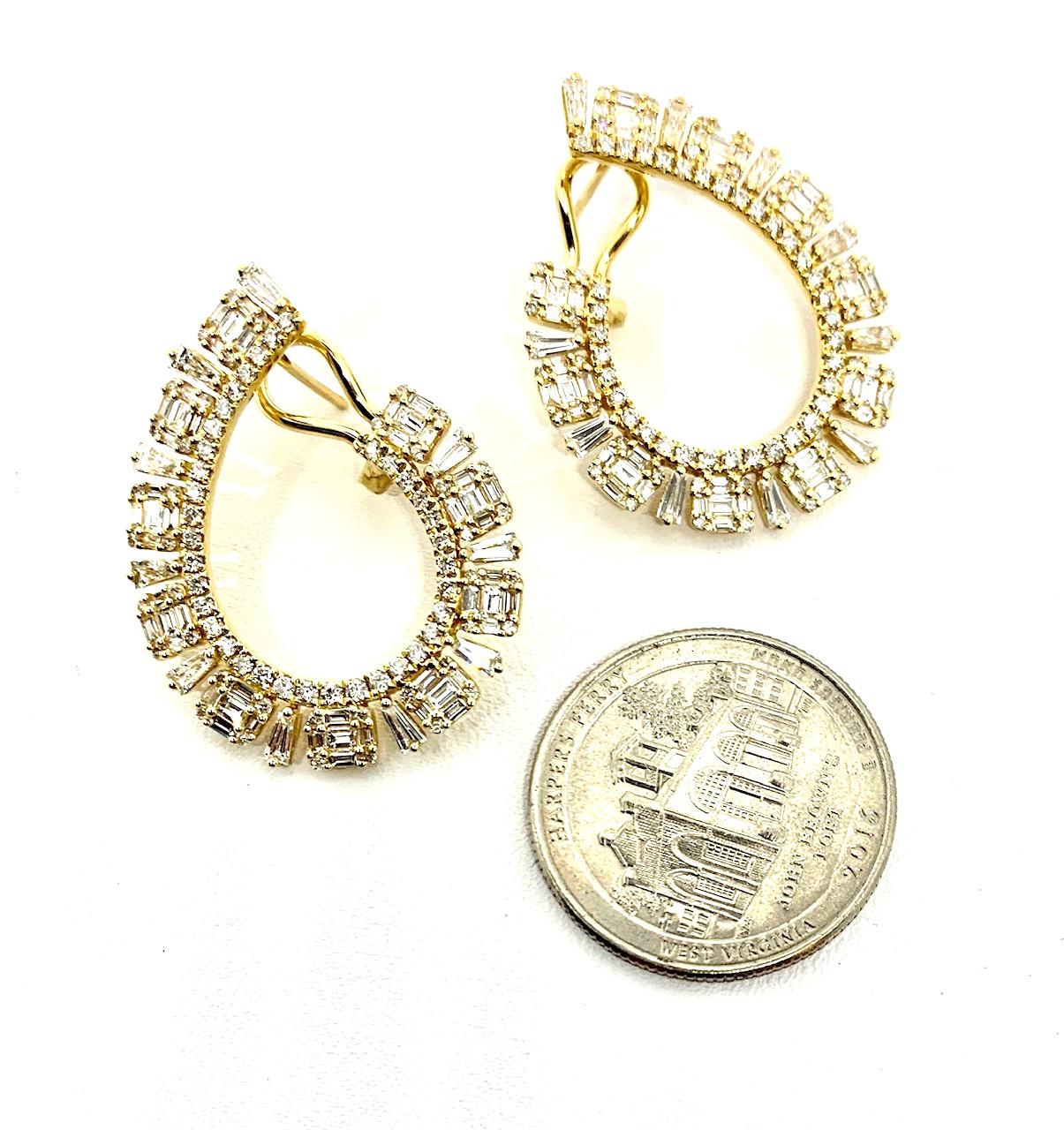 Baguette and Round Diamond Hoop Earrings in Yellow Gold, 3.12 Carats ...