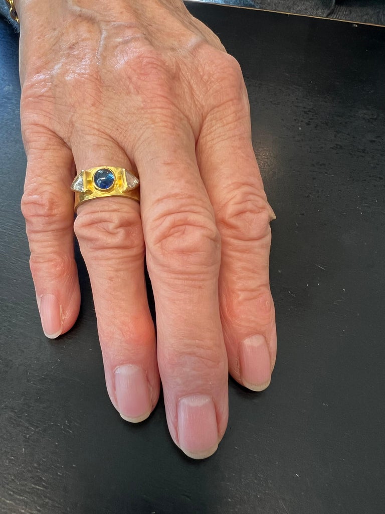20 Karat and 22 Karat Sapphire and Macle Diamond Ring For Sale at 1stDibs