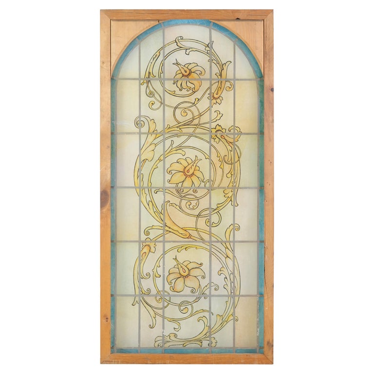 Vitrail romain en arc de cercle du 20ème siècle, peint à la main. En ...
