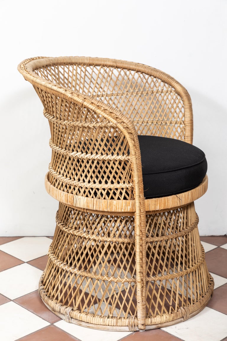 20th Century American Rattan Dining Table with 4 Chairs at 1stDibs