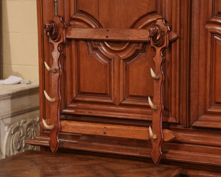 20th Century Black Forest Carved Gun Rack with Horns and Dog Head ...