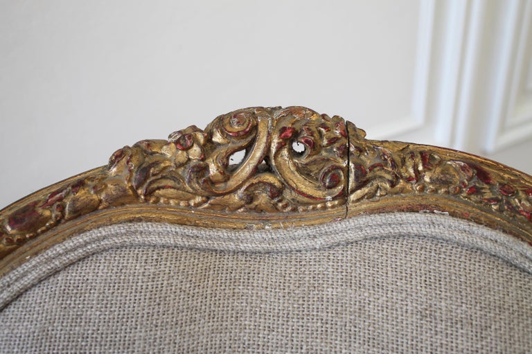 20th Century Carved Giltwood Settee Upholstered in Irish Nubby Natural ...