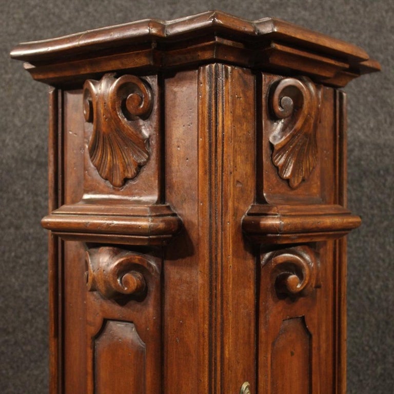 20th Century Carved Wood Italian Renaissance Style Column, 1970 at 1stDibs