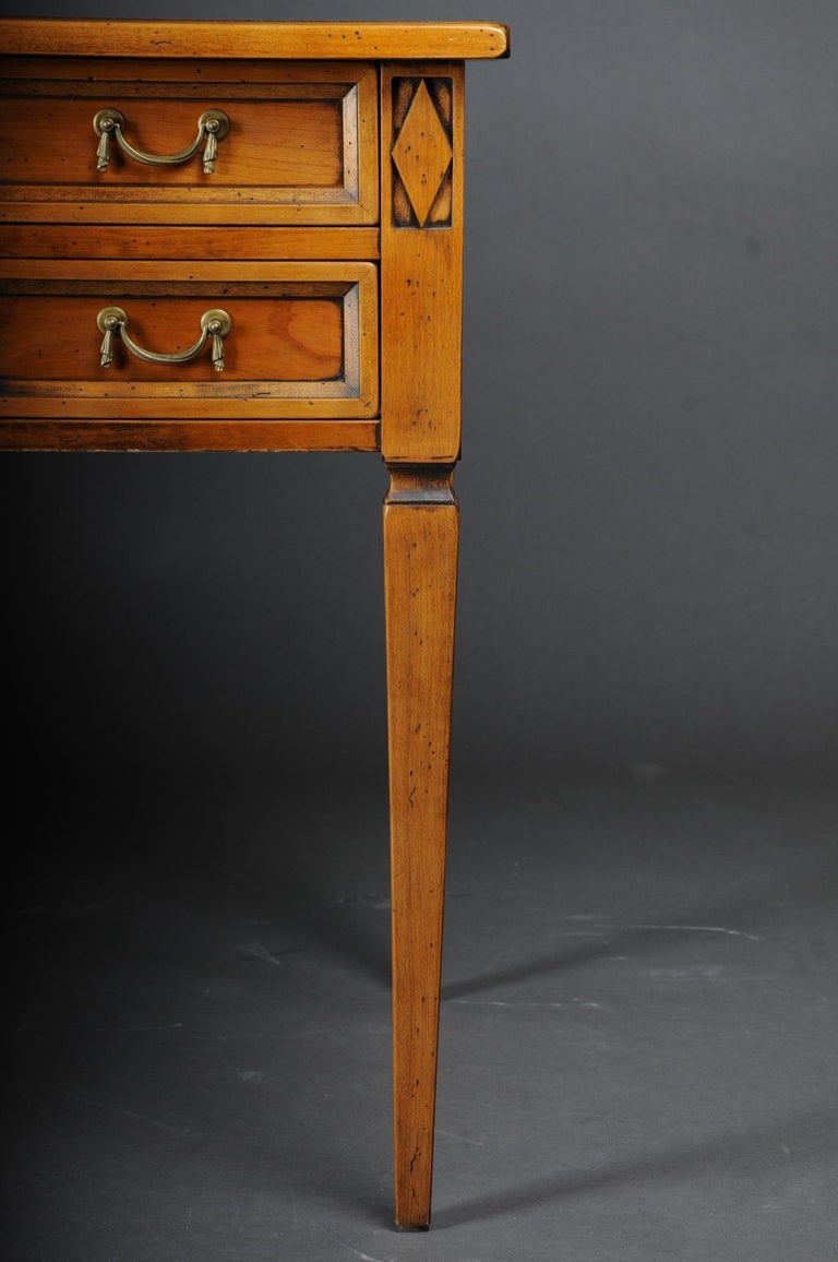 20th Century Classic Desk in the Style of Classicism For Sale at 1stDibs
