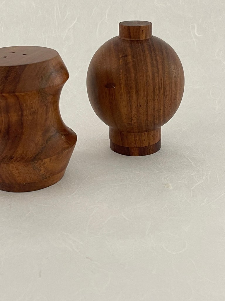 20th Century Danish Walnut S/P Shakers For Sale at 1stDibs