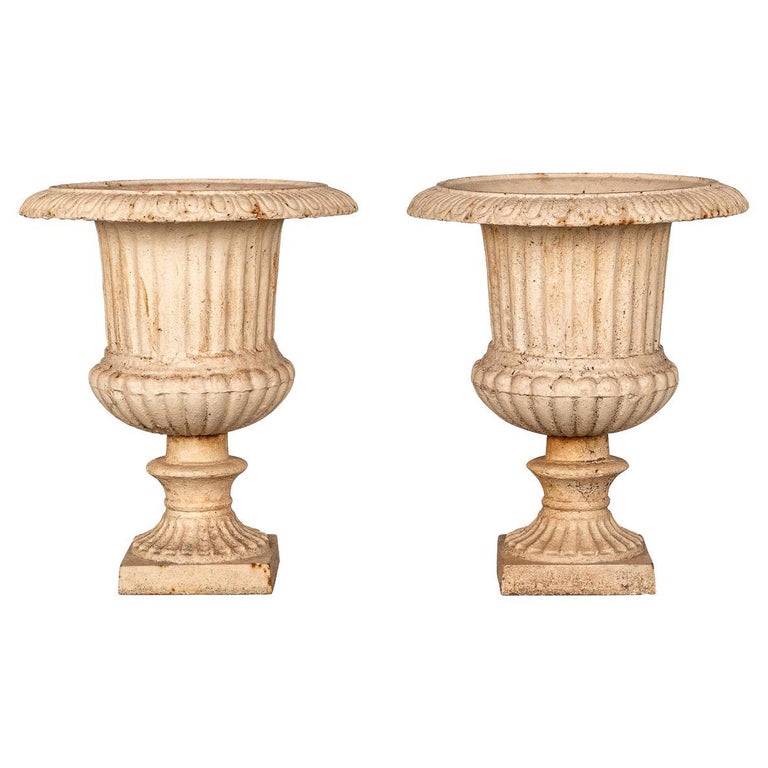 20th Century Edwardian Cast Iron Garden Urns, England, c.1910 For Sale ...