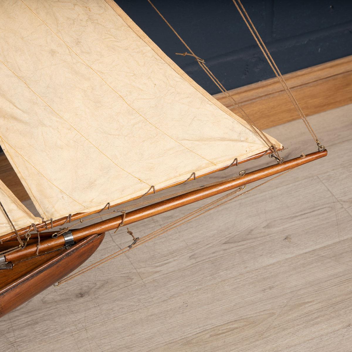 20th Century English Gaff Rigged Racing Pond Yacht, circa 1910 at 1stDibs
