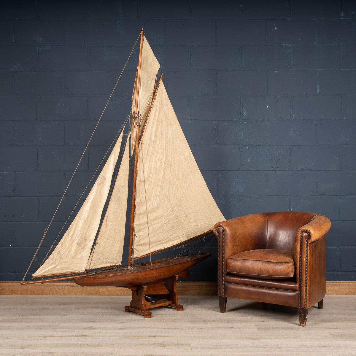 20th Century English Gaff Rigged Racing Pond Yacht, circa 1910 at 1stDibs
