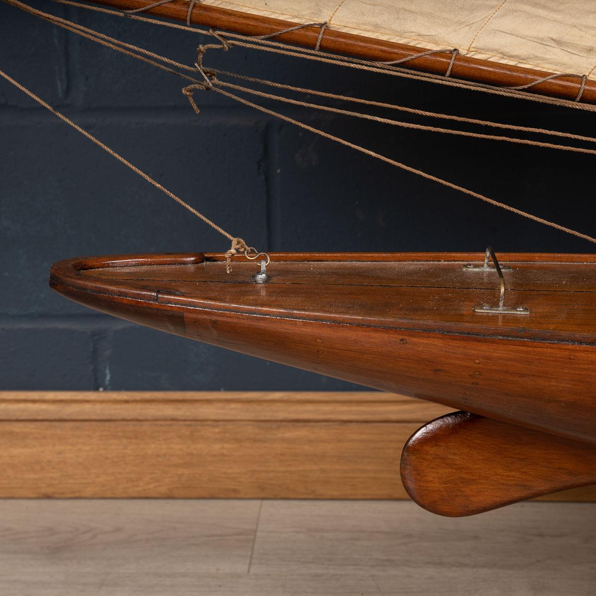 20th Century English Gaff Rigged Racing Pond Yacht, circa 1910 at 1stDibs