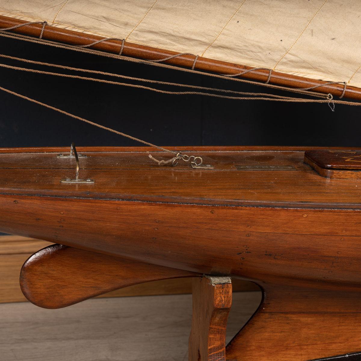 20th Century English Gaff Rigged Racing Pond Yacht, circa 1910 at 1stDibs
