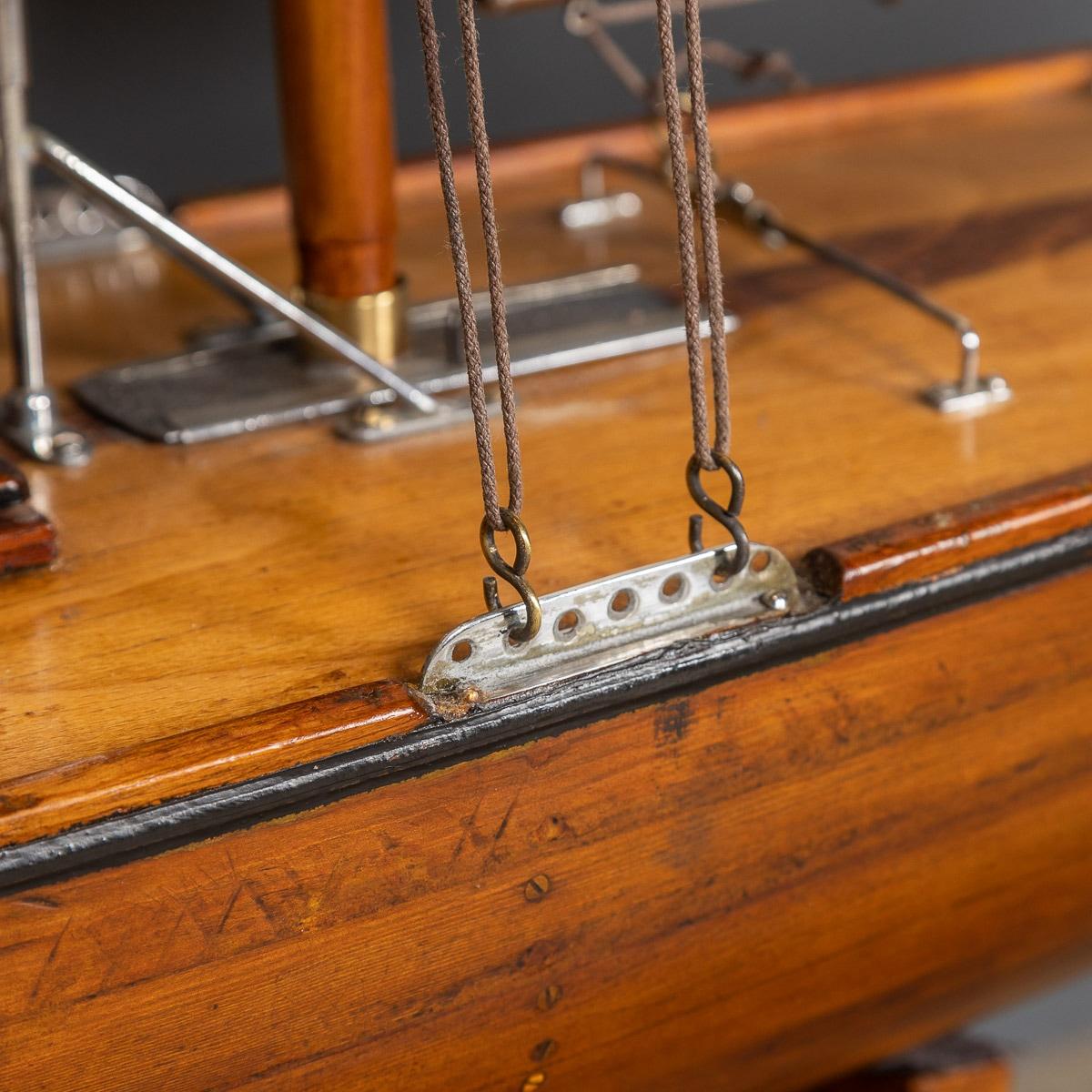 20th Century English Gaff Rigged Racing Wood Pond Yacht, c.1910 at 1stDibs