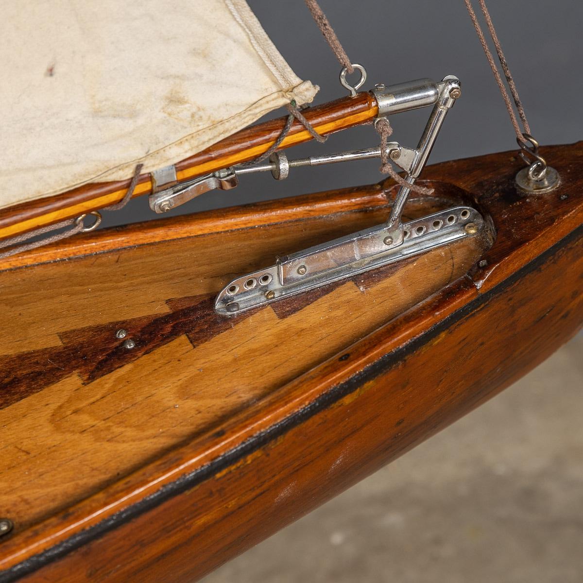 20th Century English Gaff Rigged Racing Wood Pond Yacht, c.1910 at 1stDibs