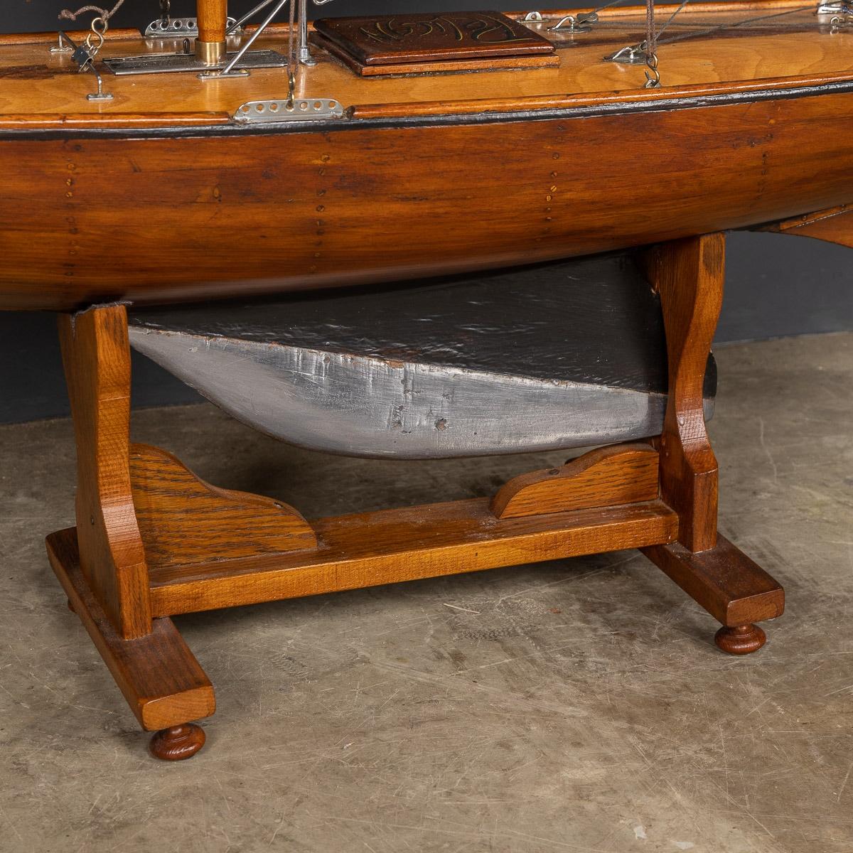 20th Century English Gaff Rigged Racing Wood Pond Yacht, c.1910 at 1stDibs