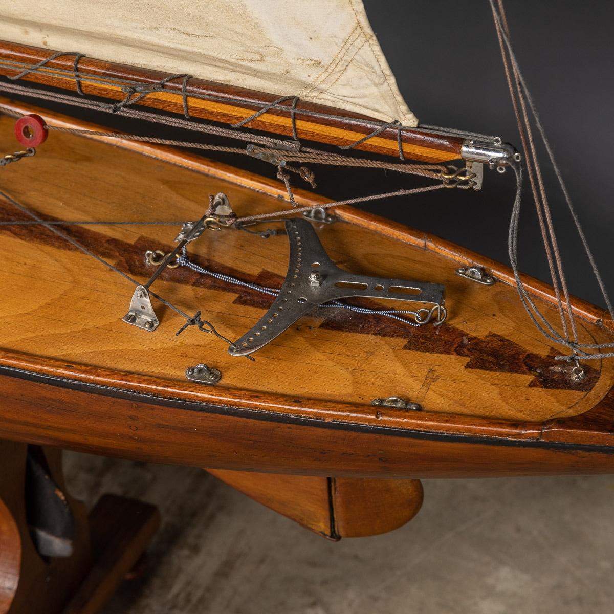 20th Century English Gaff Rigged Racing Wood Pond Yacht, c.1910 at 1stDibs