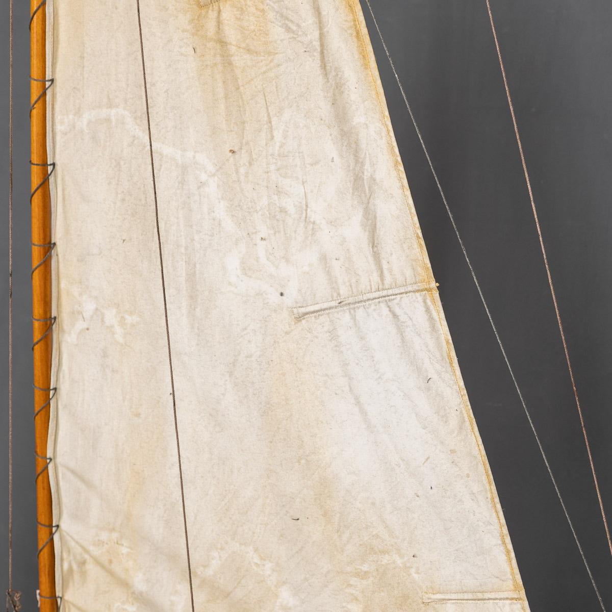 20th Century English Gaff Rigged Racing Wood Pond Yacht, c.1910 at 1stDibs