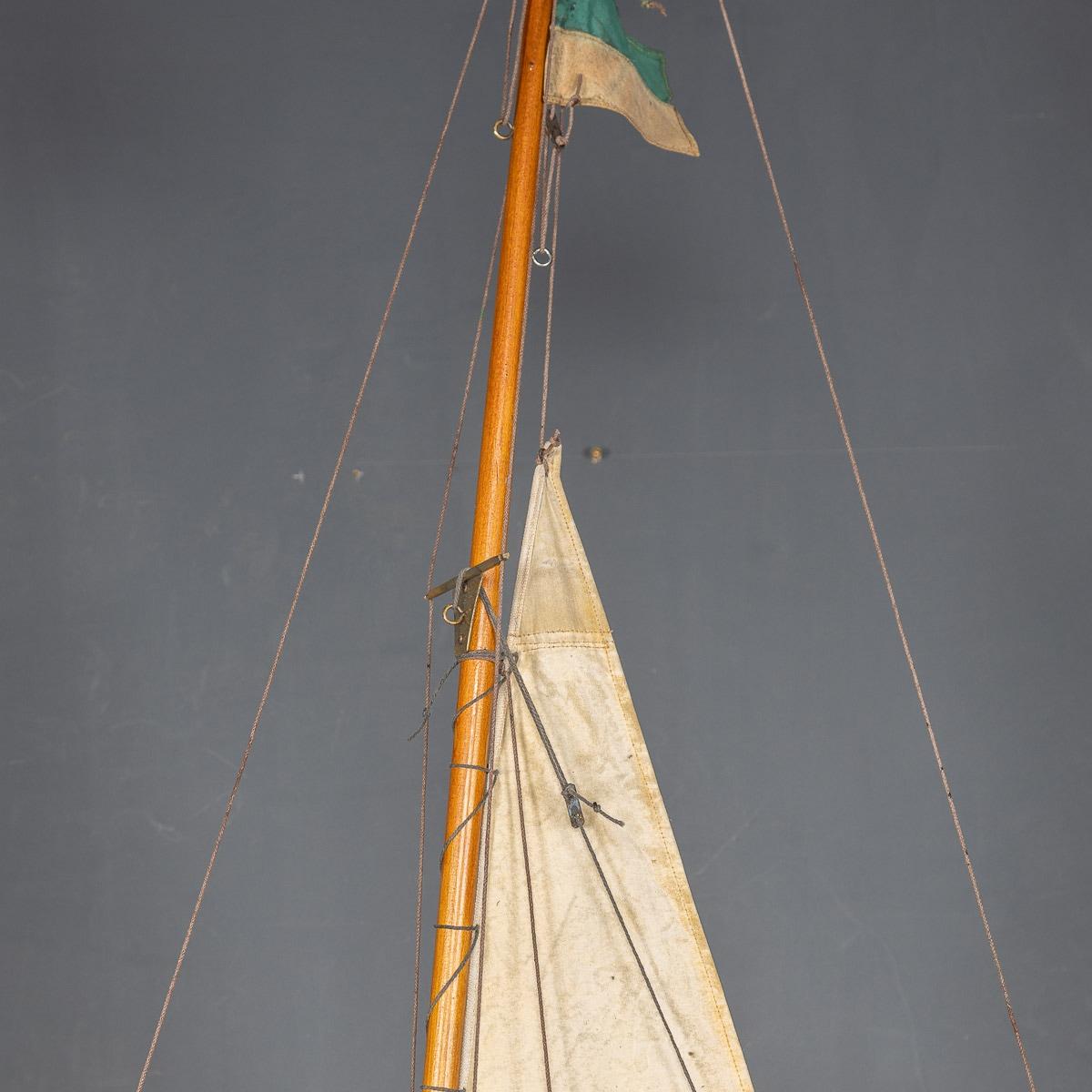 20th Century English Gaff Rigged Racing Wood Pond Yacht, c.1910 at 1stDibs