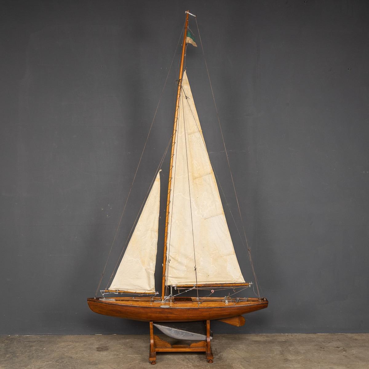 20th Century English Gaff Rigged Racing Wood Pond Yacht, c.1910 at 1stDibs