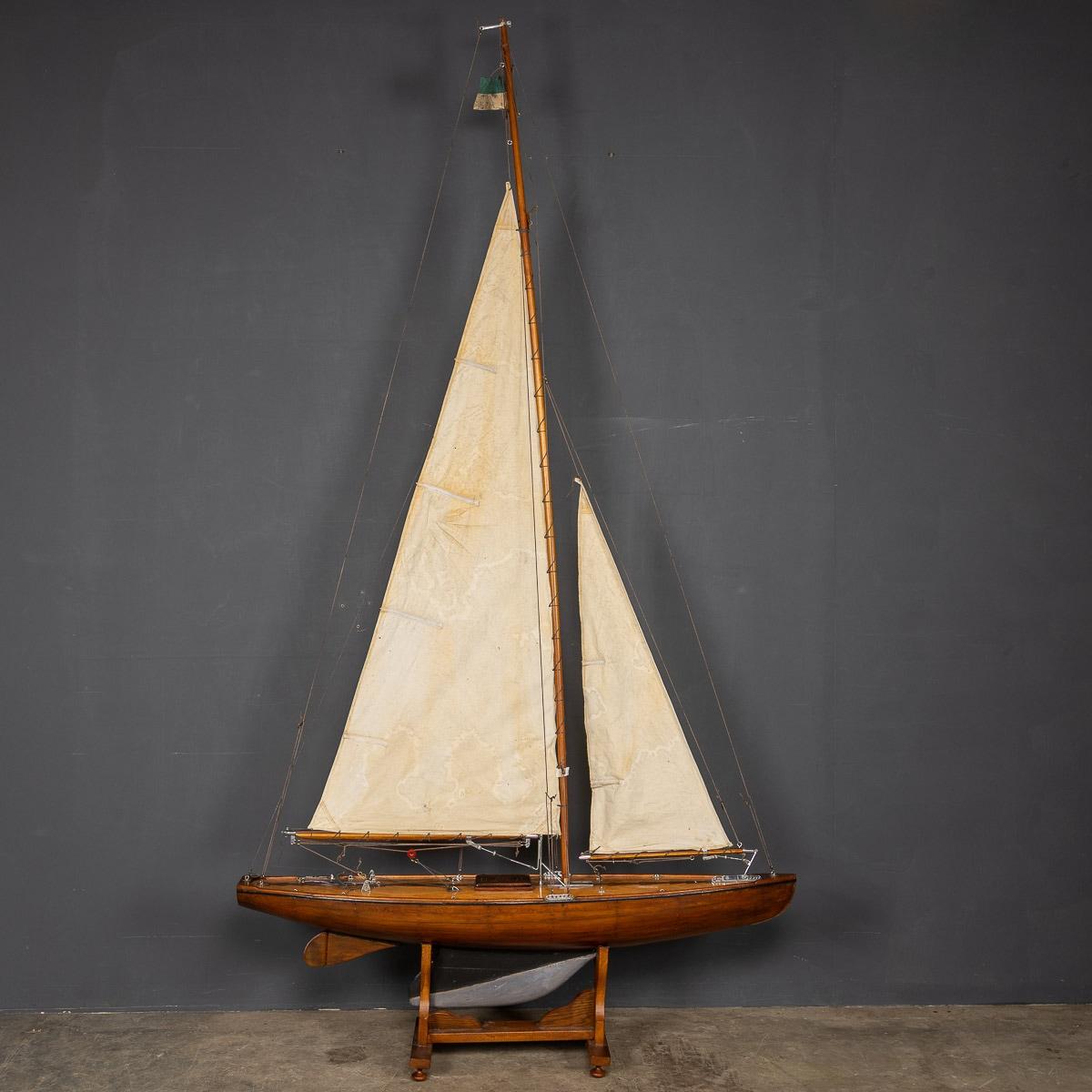 20th Century English Gaff Rigged Racing Wood Pond Yacht, c.1910 at 1stDibs