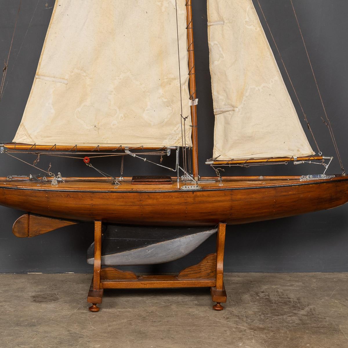 20th Century English Gaff Rigged Racing Wood Pond Yacht, c.1910 at 1stDibs