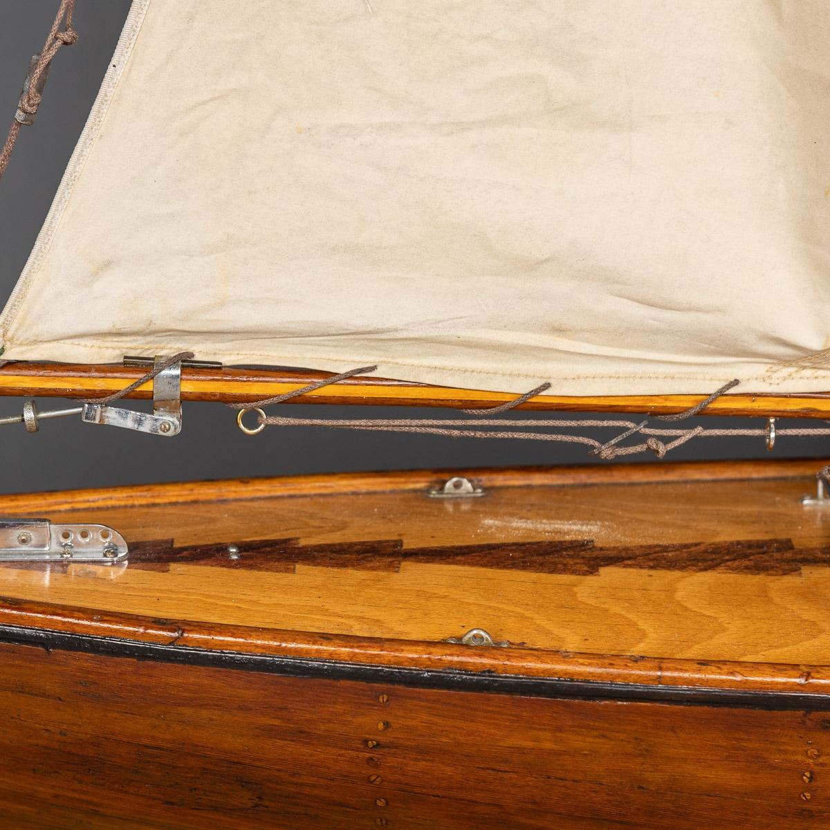 20th Century English Gaff Rigged Racing Wood Pond Yacht, c.1910 at 1stDibs