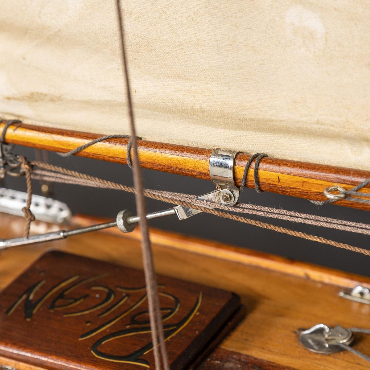 20th Century English Gaff Rigged Racing Wood Pond Yacht, c.1910 at 1stDibs