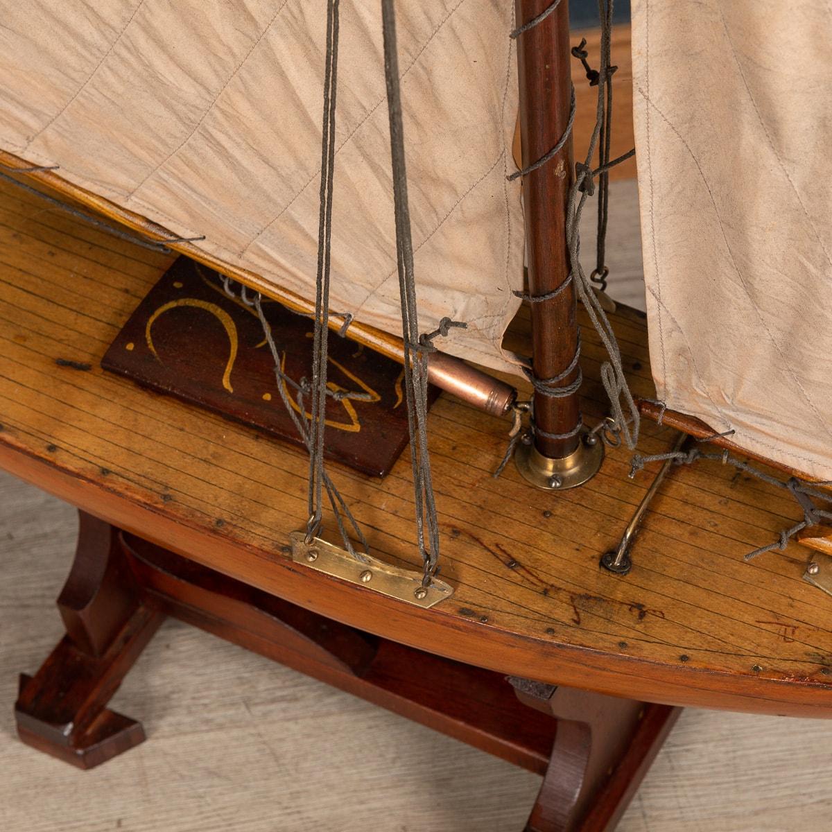 20th Century English Gaff Rigged Racing Wood Pond Yacht, circa 1910 For ...